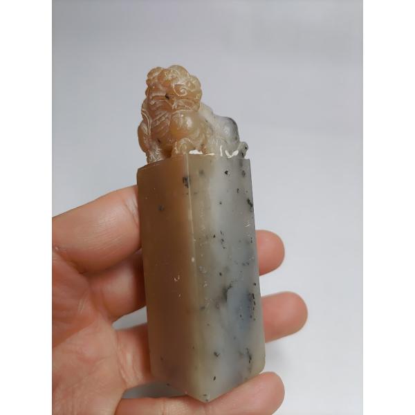 【発売日：2025年06月12日】本体サイズ：約2.4ｘ2.4ｘ8.8ｃｍ重量：約114ｇ細かい傷があります。