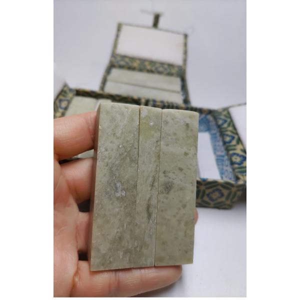 【発売日：2024年12月12日】状態：新品彫面サイズ：約1.8ｘ1.8ｃｍ高さ：約7ｃｍ(天然石のため、石紋など多少変わる場合があります、同等品ランダム発送となります。）★91年入荷した商品なので、外箱汚れ、シミなどある場合がございます、...