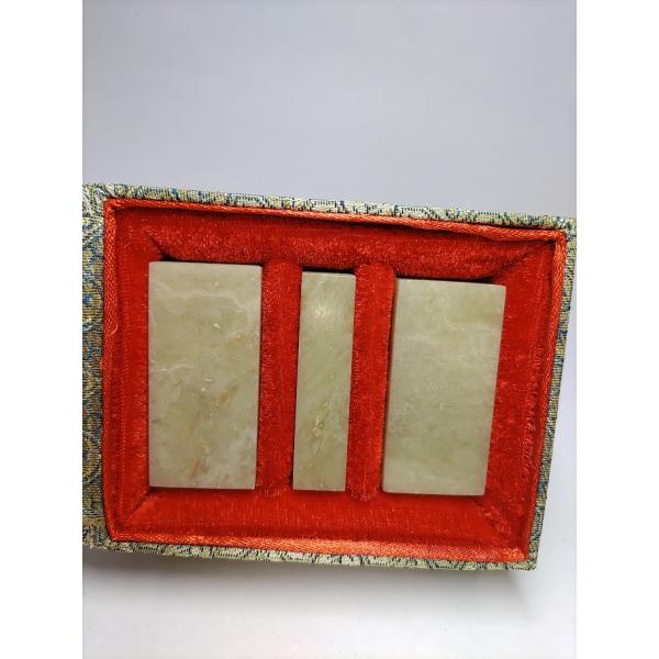 【発売日：2025年01月15日】状態：新品彫面サイズ：約2.4ｘ2.4ｃｍ（２本）　　　　　　約2.4ｘ1.2ｃｍ（１本）高さ：約5ｃｍ(天然石のため、石紋など多少変わる場合があります、同等品ランダム発送となります。）★使用済みの印材、大...