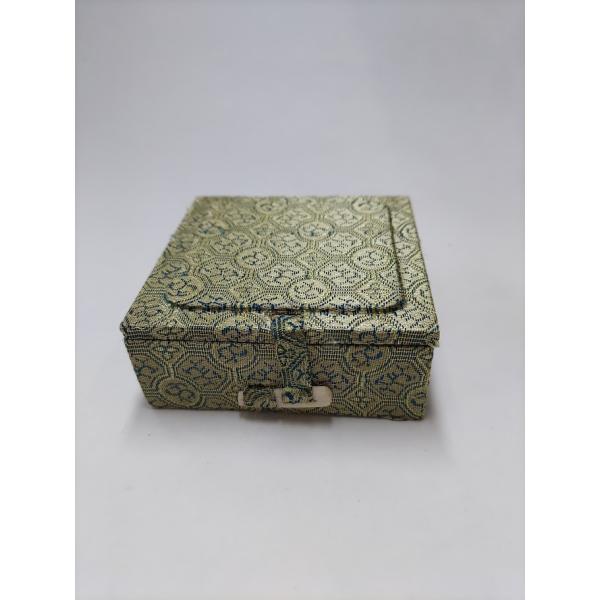 【発売日：2025年02月04日】外寸サイズ：約7.2ｘ7.4ｘ3cm1.5角、高さ5.ｃｍまで印材用箱です