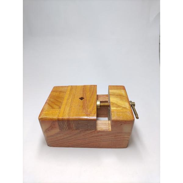 サイズ：約12.9ｘ8.3ｘＨ6.2ｃｍ小さい印材から大き目の印材まで使えます。