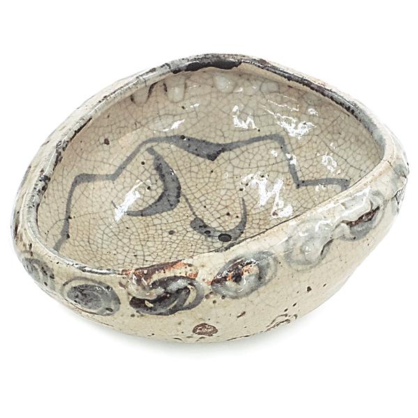 【作家名】-【商品名】馬の目圧皿【サイズ】高さ7cm 口径18.3cm 底面径8cm【付属品】共箱【商品状態】商品には保存状況によるヨゴレがございます。箱にはワレがございます。【管理番号】1125 ※こちらの商品は他サイトでも販売を致してお...