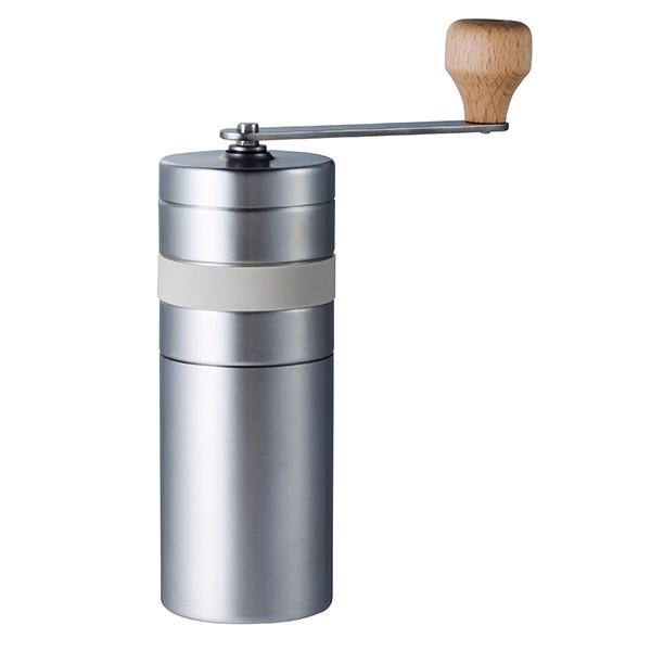 持ち易くコンパクトなサイズでありながら、一度に約３０g（２〜３人用）の豆を挽くことができます。■ALL JAPAN PRODUCTS■セラミック刃■コンパクト設計単品寸法：φ54×H151mm（ハンドル装着前）重量（約）：285g 豆容量：...