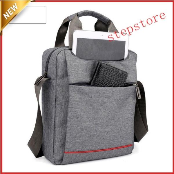 品　番chunman08サイズ横約26cm、縦約32cm、マチ約8cmカラーブラック、ブルー、グレー、素　材ポリエステルPOINT男女問わず、お洒落を楽しむバッグ収納部は手帳やお財布、ペットボトルなどの限の身の回りのアイテムをすっきりと収納...