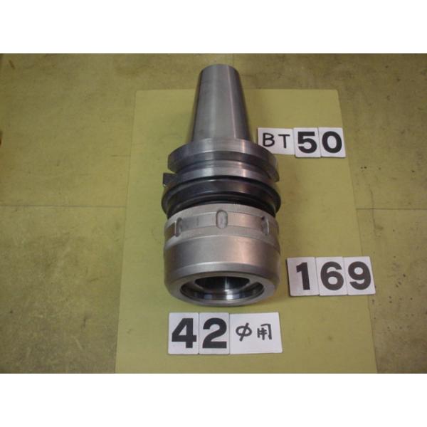 BT50番の　黒目製のミーリングチャックの 使用感のある中古品です。型式は　シャンク側BT50-CTR42-105です。42Φシャンク　又は42Φストレートコレットで使用できます。写真現状有姿渡しでご入札ください。 BT50-169