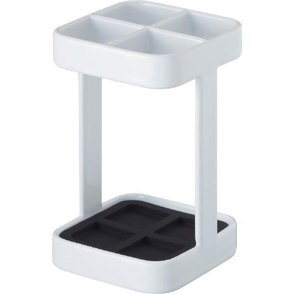 歯ブラシ・歯間ブラシの一括収納が可能です。シンプルなので、お手入れも簡単！いつも清潔に使用頂けます。