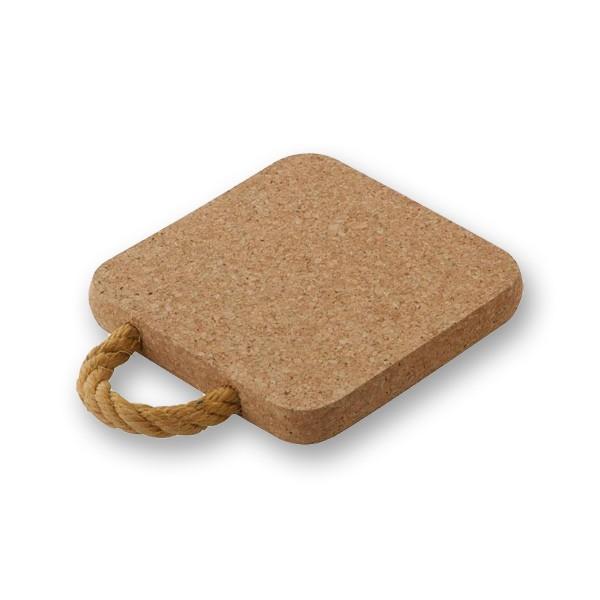 ナチュラルな縄網ハンドルがついた、愛らしい形の鍋敷きです。素朴なコルクマットで見た目にも温かく、贈り物にもお勧めです。壁にかけて収納するのも楽しいアイテムです。コルクに厚みがあり、火からおろしたばかりのケトルや鍋にも安心してお使いいただけま...