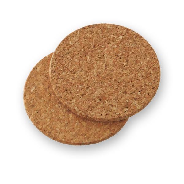 グラタンやココット料理など、熱々のオーブン料理ができ上がったら、コルクマットにのせてテーブルに。オーブンウェアだけでなく、ケトルや鍋などにも合わせて使えるよう、サイズ・形もいろいろ揃えました。オーブンから出したばかりのできたての料理をのせて...