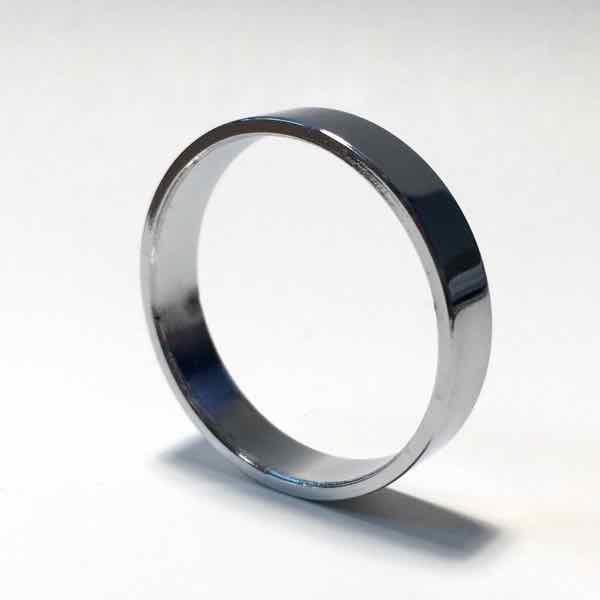 シムワークスの製造しているクロモリステムにベストマッチするクロモリ製のスぺーサー表面の仕上げはそのステム群と同じのCPメッキになっており、外径も同じでスッキリとコクピットを演出します。サイズ：1-1/8" 6mm