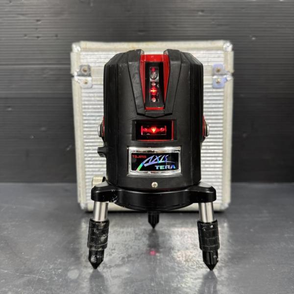 ご覧いただきありがとうございます。【中古】Tajima AXT-KYR  レーザー墨出し器（縦・横・両縦）です。状態：中古　動作確認済。各ラインのレーザー照射、地墨照射、気泡確認、操作ボタンの押し心地等、問題ございません。※レーザーの校正は...