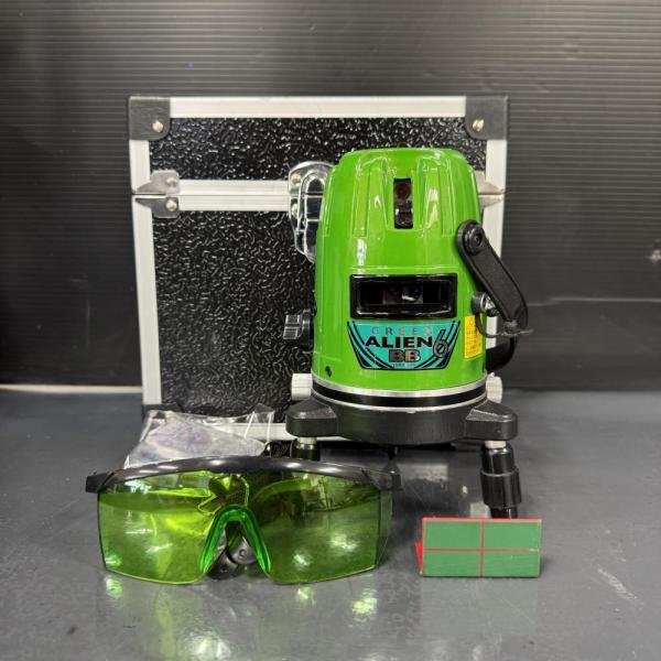 ご覧いただきありがとうございます。【中古】山真 GA-06BB グリーンレーザー墨出し器　※商品説明欄必読※です。状態：中古　※当店での校正は行っておりません。数回使用程度各ラインのレーザー照射、気泡確認、操作ボタンの押し心地等、問題ござい...