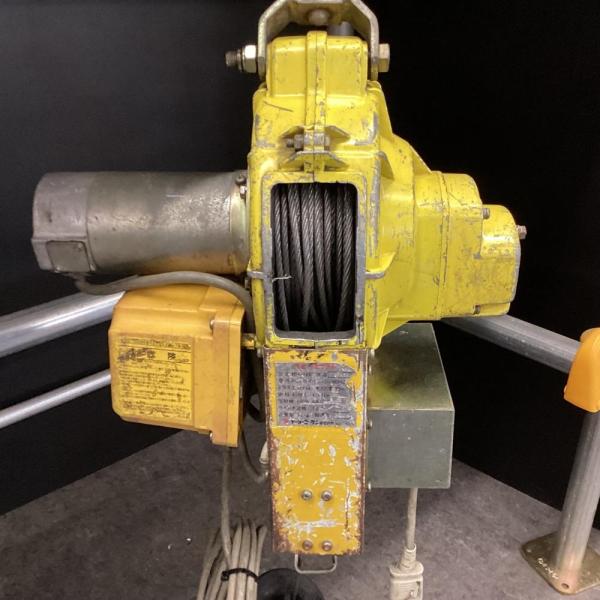 ご覧いただきありがとうございますTKK/トーヨーコーケン BH-740 ベビーホイストです状態：中古・揚程:40m 定格荷重:100kg・通電、動作確認済み※実際の作業工程に沿った動作確認はしておりません・写真に写っているものが全てです・傷...