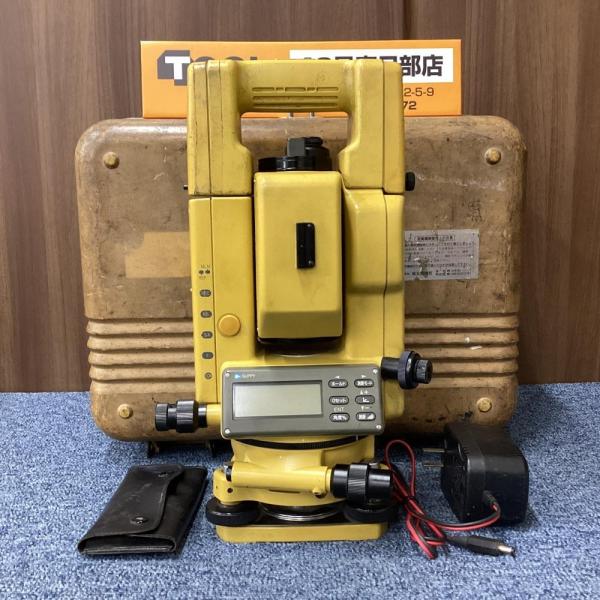 ご覧いただきありがとうございますTOPCON/トプコン GTS-310IIA トータルステーションです状態：中古品・現状品レンズ、水平ゲージ（気泡）、コントロールパネル操作、ディスプレイ確認済みです※校正は当店では行っておりません※実際の工...