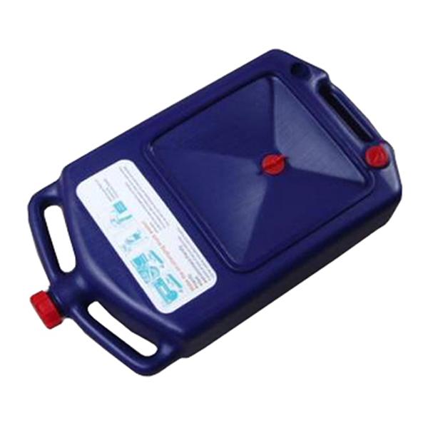 出張や携帯に便利なオイル受け（オイルドレン）です。オイル受けとしての他に事故車の修理中、不凍液の一時保管に使用している修理工場もあります。※入荷状況により、本体カラーが異なる場合がございます。サイズ：縦570mm x 横320mm x 厚さ...