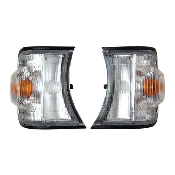 丸目キャリィの必須アイテムです。流行りの丸目キャリィのクリアコーナーランプユニットです。プラスドライバ一本でどなたでも簡単に交換可能です。ユニットですので、バルブ及びハーネスは現車の付属品を再使用してください。商品は国内ランプ製造大手メーカ...