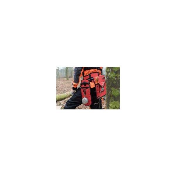 世界中のプロに愛用されているオレゴンのツールベルト。携帯ツールの参考例  写真中の番号(1)スプレーなど(2)スパナ、クサビ、持ち上げ用トングなど(3)ヤスリホルダー、平ヤスリ、スパナ、救急セット、ロガーテープなど(4)引っ張り用フック、ク...