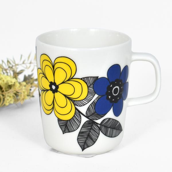 1951年の創立以来、優れたデザイン性を持つ 実用品として、国や世代を超えて世界中の人に愛されているフィンランドのファブリックブランド「marimekko / マリメッコ」。レトロな雰囲気のフラワーモチーフが印象的なKestit柄のマグカッ...