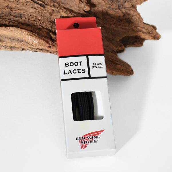 ワックス加工を施したコットン製の平紐です。ワックス加工の紐は、耐久性を高めると同時に緩みを防ぐため、1950年代頃までワークブーツやアウトドアブーツに広く使われていたものです。細い丸紐（タスラン・ブーツレース）の付いたブーツに付けてイメージ...