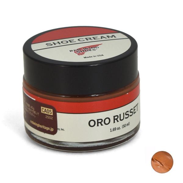 レッドウィングのブーツクリームは、革に潤いを与え、艶、光沢を出す乳化性のクリームです。表面のホコリ、泥汚れなどは、事前にブラシで落としてからご使用下さい。柔らかな布でクリームを全体に塗り込み、余分なクリームはきれいな布で拭き取って下さい。素...