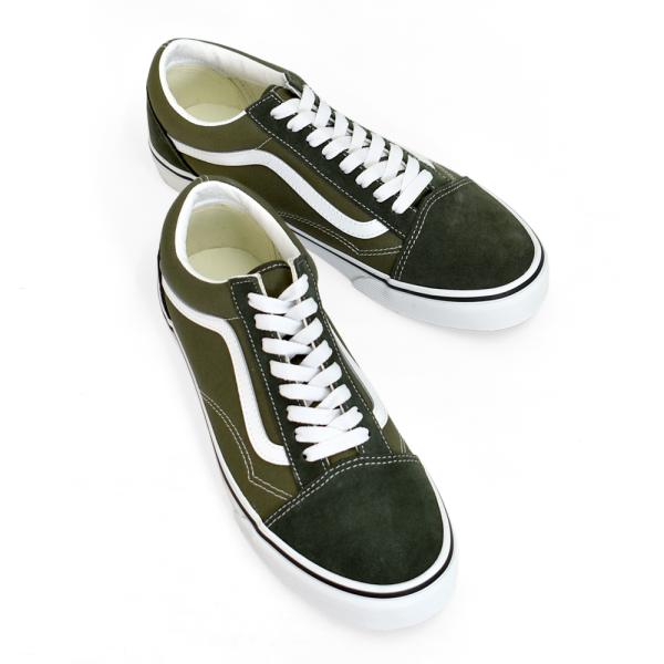VANSクラシックラインの代表モデル・OLD SKOOL(オールドスクール)。アイコニックなサイドストライプを最初に採用したモデルです。2026年春夏のシーズン限定カラーが登場。アッパーはオリーブグリーンのキャンバス地と、ダークグリーンのス...