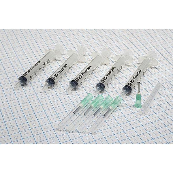 TOPMODEL シリンジセット(2.5ml)（5本入）トップモデルJapanオリジナル商品です。模型製作でエポキシ接着剤や溶剤、樹脂などを扱う際に便利な2.5mlシリンジです。少量を正確に計量でき、必要な場所へピンポイントで注入できるため...