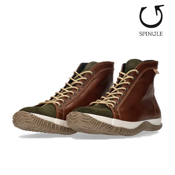 【発売日：2025年12月29日】商品説明SPINGLEMOVE（スピングルムーブ）SP-450重厚感あるオイルワックスレザーと上質なベロアをコンビ使いしたハイカット。オイルワックスレザーは油分を多く含んだ革で、定期的にレザークリームで油分...