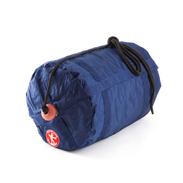 サイズ：460ｍｍ×680ｍｍ付属品：ミニフロート2個　　　　ダブルブレイドロープ12ｍｍ×5Ｍ　1本全国の泊地や漁港で係留用にご使用いただくためのバーレルフェンダーハードカバー付きフェンダー。カバーは従来のソフトカバーより強いポリエステル...