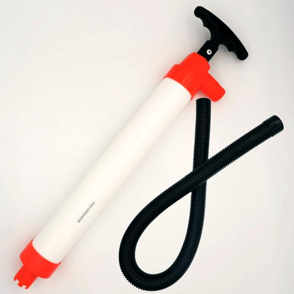 ■緊急災害時にシンプルな形状でお手入れも簡単な手動式ポンプボートの底のビルジに溜まった水を強制的に排出するための専用ポンプです。電気を使用せずに不要なビルジを船外に排出することができ、台風などの風水害で停電時なども役立ちます。1分の70回の...