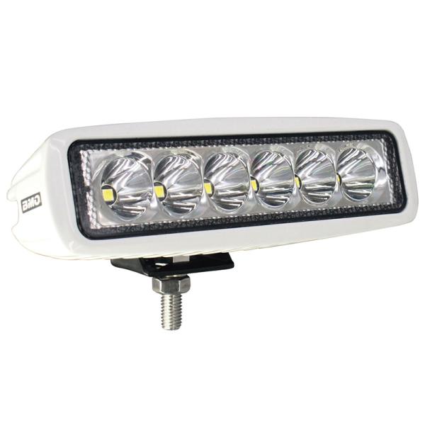 【BMO】サーチライトとしても使用可能なローコストなスポットライト従来品より大幅に光度UP!小型船のデッキライトに最適なスタイリッシュ横型LEDライトです。LEDを6つ使用した横長タイプのスタイリッシュなLEDライトです。小型のプレジャーボ...