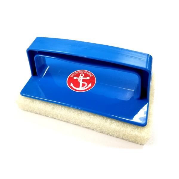 インターコムマリン社製スクラブパッドは、パッドが高密度で繊細な合成繊維でグラスファイバーの船体のクリーニングなどに適しています。力が入りやすく使い勝手が良いハンドル付き。高密度で繊細な合成繊維なパッドが汚れを掻き落とし、デッキやハル、細かい...