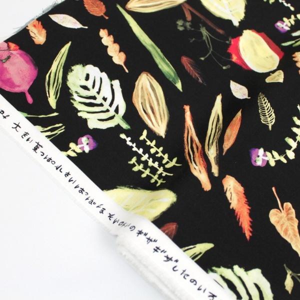 大きいの丸いの細いのギザギザ、いろんな形の葉っぱを描いた水彩タッチの素敵な柄が登場。インクジェットによる繊細なプリントで、雰囲気の良いデザインとなっております。扱いやすい上質なシーチング生地でクッションカバー、巾着袋、各種雑貨類、ブラウスや...