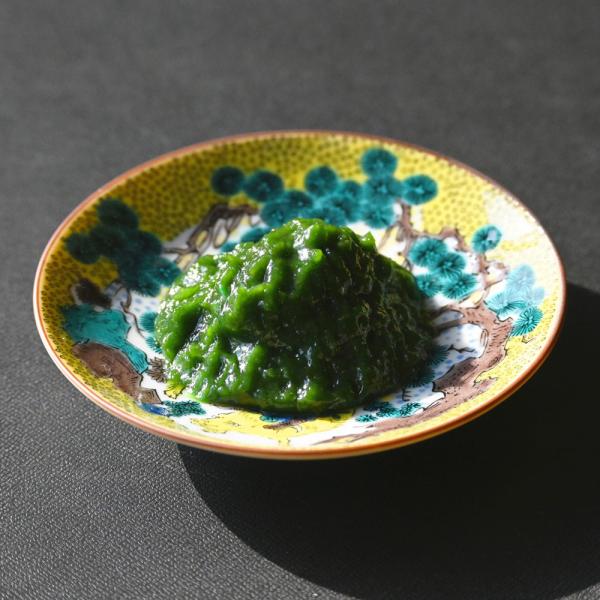 国産のヒトエグサとすりおろした生わさびと茎を使用。ヒトエグサの甘みと生わさびのピリッとした風味がなんとも言えないハーモ二ーを生みだします!※2020年2月上旬より、製造工場および原材料の配合が変更となりました。お味が以前と異なります。[製造...