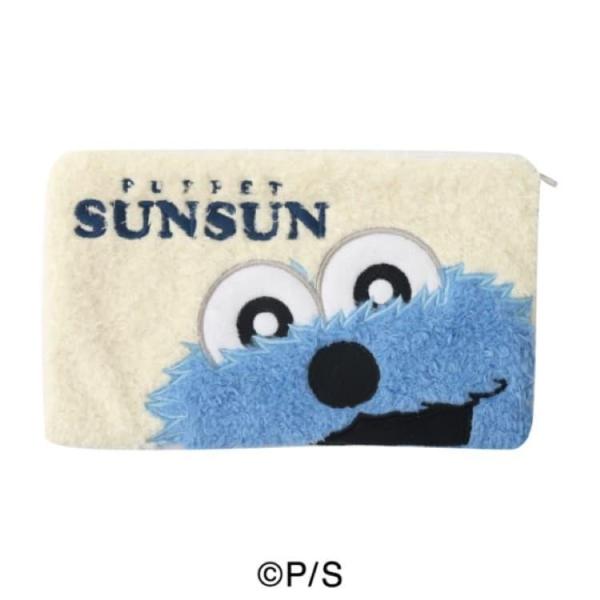 SNSで大人気の「パペットスンスン」から、もこもこ素材が可愛い、フラットポーチが新登場です！「パペットスンスン」の主人公スンスンは、パペットの国＜トゥーホック＞に住む6才の男の子。親友のノンノンやおじいちゃんのゾンゾンとの日常の出来事をムー...