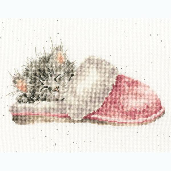 ・出来上がりサイズ：23×18cm (刺繍部分だけでなく、余白を含んだサイズになります。)・キット内容：刺繍布(ツヴァイガルト社製アイーダ/斑点印刷済み)、刺しゅう糸、針、図案、説明書(英語)、簡単な日本語説明・イギリス製 (Made in...