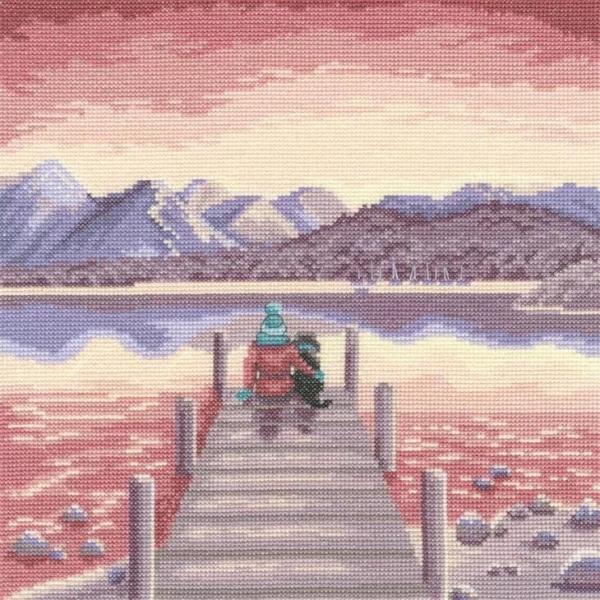 ・出来上がりサイズ：26×26cm・キット内容：刺繍布(ツヴァイガルト社製アイーダ/白)、刺しゅう糸(25番綿刺繍糸)、針、図案、説明書(英語)、アルファベット図案、簡単な日本語説明・イギリス製 (Made in United Kingdo...