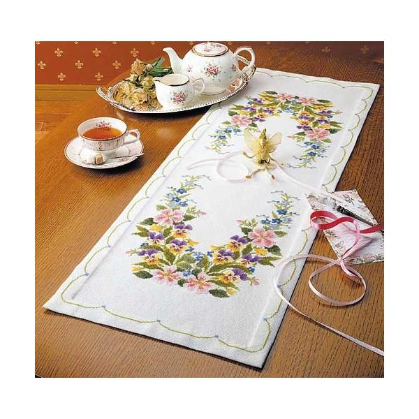 ・キット内容：刺繍糸、刺繍布、クロスステッチ針、図案付説明書・難易度：A(上級者向)・出来上がりサイズ:約100×35cm・オリムパス刺繍布No.3800(アイーダ、オフホワイト)使用・目数：10cm四方あたり 縦約55×横約55目(14カ...