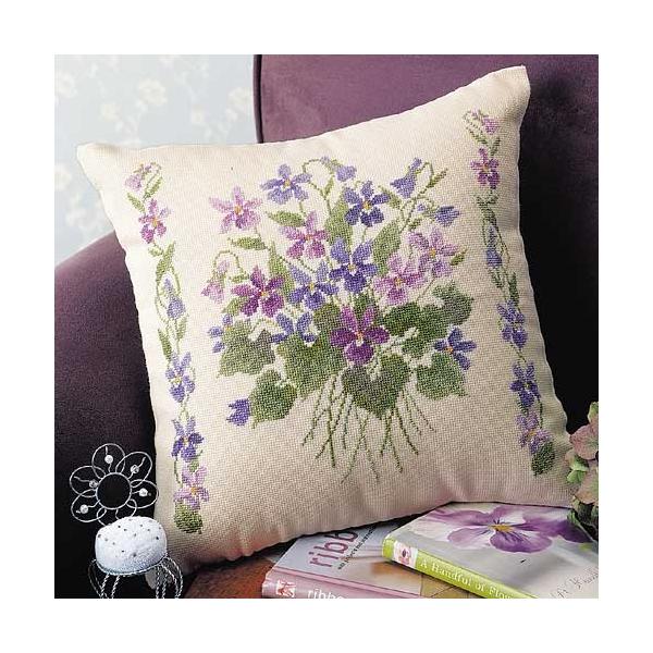 ●キット内容：刺繍糸、刺繍布、クロスステッチ針、図案付説明書 ●難易度：B(中〜上級者向け) ●クッション40×40cm(別売) ●デザイン：オノエ・メグミ ●オリムパス刺繍布No.3800(アイーダ、ベージュ)使用 ●布目数：14カウント...