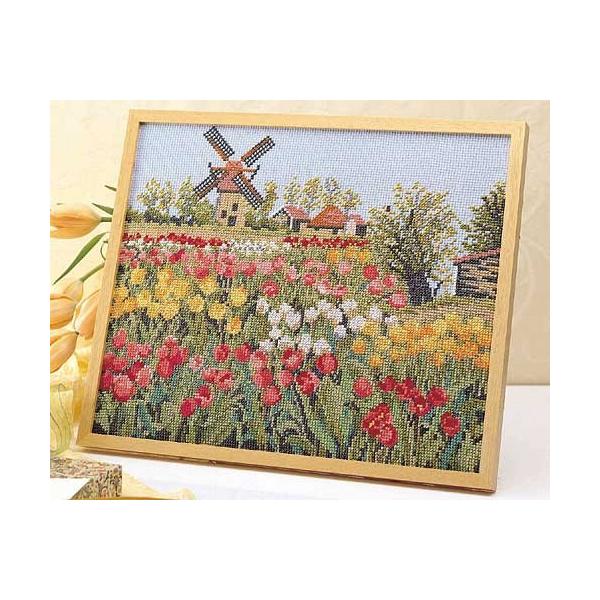 ●キット内容：刺繍糸、刺繍布、クロスステッチ針、図案付説明書●難易度：A(上級者向け)●額W-13使用(別売)●額外径：横44×縦36.5cm、内径：横41×縦33.5cm●デザイン：尾上雅野●オリムパス刺繍布No.3000(ジャバクロス中...