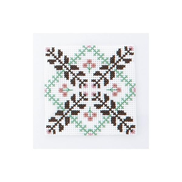 ・キット内容：25番刺繍糸(綿100％)、手芸用ラメ糸(レーヨン63％、ポリエステル37％)、刺しゅう布(No.5500布、ジャバクロス細目・オフホワイト)、ししゅう針(クロス針)、カラー図案付説明書・日本製 (Made in Japan....