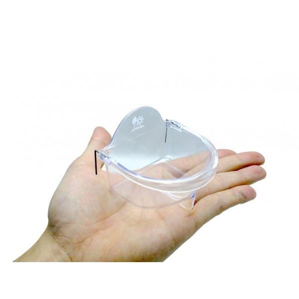 使いやすさ・食べやすさを追求したクリア食器●角度の付いた丸底　ご飯が少なくなっても奥に貯まるので最後まで食べやすい●太径のフチ　小鳥が食器に止まりやすい●深型　たっぷり入る深型透明クリアーで色による刺激がなく、中身もよく確認できる。スライド...