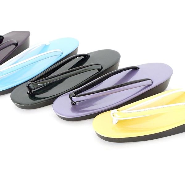 着物好きお洒落さんに大人気のウレタン草履です◆カラー◆1：濃紫2：水色3：深みどり4：うす紫5：黄6：ピンク7：エメラルドグリーン8：黒×白9：白10：赤◆サイズ◆（実寸）25cm（かかと）3.5cm（巾）8cm画像と実物に色の誤差が生じま...