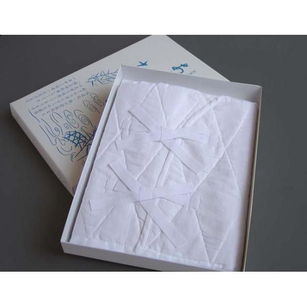 汗かきさんにおススメ！燈芯あしべ織汗取り肌着です胴部分に天然素材の燈芯を使用！吸水力、熱気の発散に優れています◆素材◆綿100%胴部　燈芯使用日本製◆サイズ◆（身丈）ML　57cm（身幅）上前端から下前端までM　104cmL　118cm（袖...