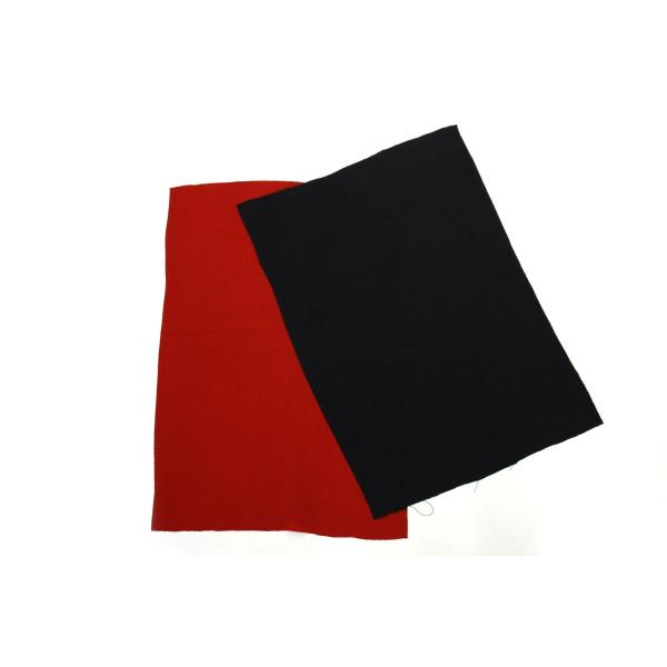 【正絹 ちりめん生地 はぎれ】1：赤2：黒【サイズ】約40×28cm【素材】正絹できるだけ商品と同じ色目を出すよう努力しておりますが、表示画面等の違いから現物と色の違いが生じる場合がございますご了承くださいませ