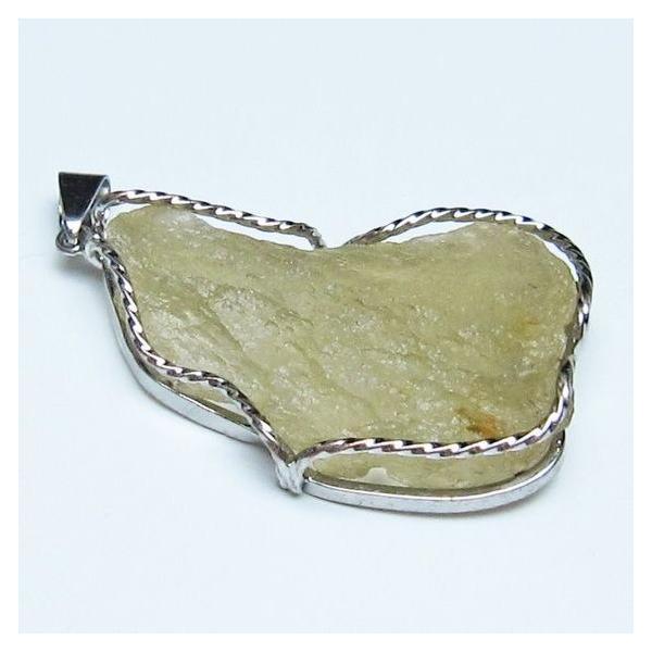 ■商品名リビアングラス ペンダント■天然石名リビアングラス■サイズ高さ:約46mm 横:約29mm 厚さ:約11mm■重量17.4g■商品番号112-13914