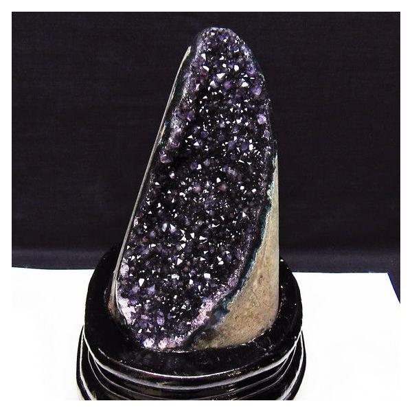 ◆本日11日限定！全品10％オフクーポン配布中◆◆ポイント3倍！月の光が導くムーンストーンフェア開催中◆■商品名アメジスト クラスター■天然石名アメジスト■サイズ高さ:約130mm 横:約75mm 厚さ:約95mm■重量871g■商品番号1...