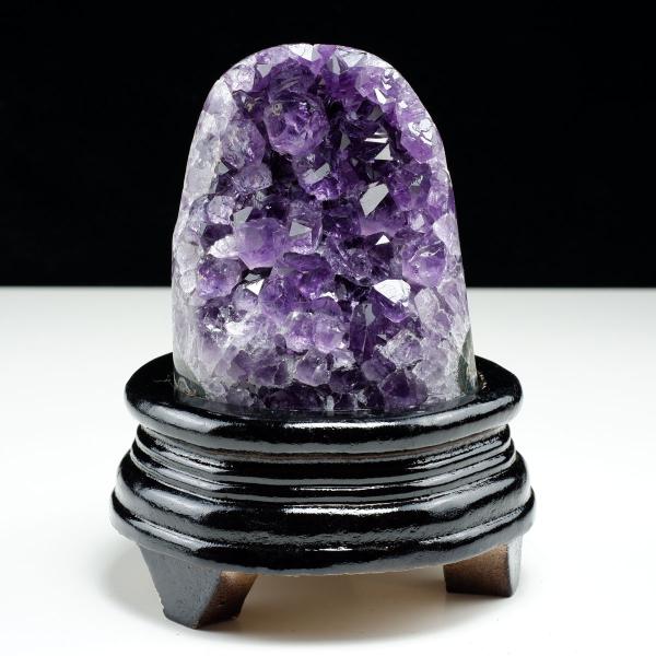 ◆本日11日限定！全品10％オフクーポン配布中◆◆ポイント3倍！月の光が導くムーンストーンフェア開催中◆■商品名アメジスト クラスター■天然石名アメジスト■サイズ高さ:約100mm 横:約75mm 厚さ:約70mm■重量718g■商品番号1...