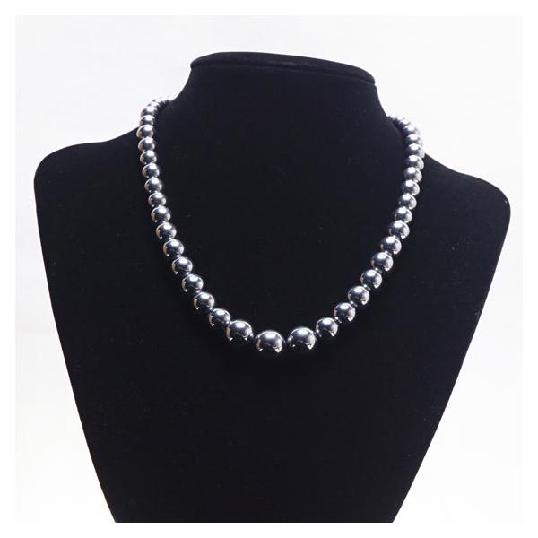 テラヘルツ鉱石は一秒間におよそ一兆回も分子振動するテラヘルツ波を放出すると言われている人工鉱石。健康面に良い石としての注目が集まっており、主にブレスレットやネックレス、指輪などの身に着けるアクセサリーが人気です。当店のテラヘルツ鉱石は高純度...