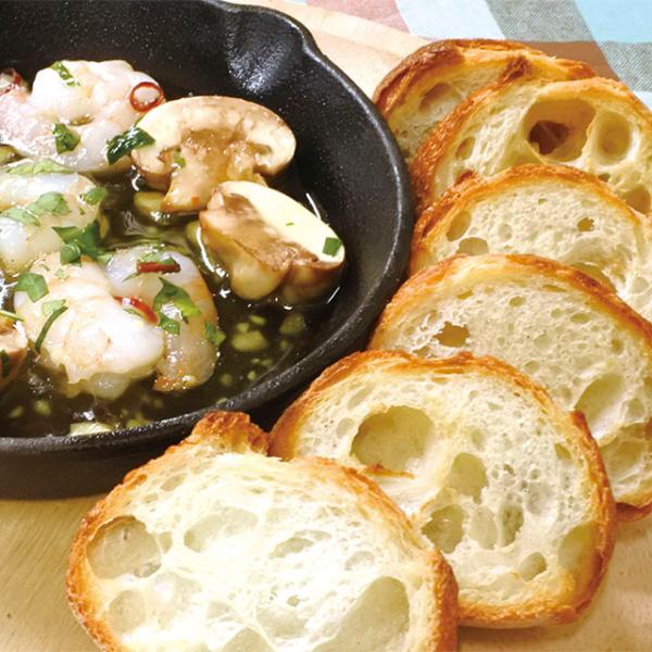 ◇ポイント：石窯で焼き上げた、オリジナルルヴァンの旨みと小麦の味わいをシンプルに感じることのできるクセのないバゲット。◇最終加工地：日本(愛知)◇主要原材料：小麦粉(国内製造)、発酵種、食塩、ショートニング、パン酵母、発酵風味粉末、モルトエ...