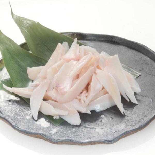 胸の軟骨を使用し、コリコリとした食感が魅力です。タレなどを付けて焼いて下さい。◇最終加工地：ブラジル◇主要原材料：鶏ヤゲン軟骨(ブラジル産)◇内容量：1kg(1個 約50〜60×10mm)◇調理方法：自然解凍後、焼注意:●パッケージなどは変...