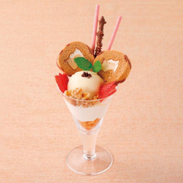 キャラメルソースがかかったような見た目のスポンジでキャラメルクリーム＆アーモンドプラリネ使用のクリームを巻きました。◇最終加工地：日本◇主要原材料：乳又は乳製品を主要原料とする食品(国内製造)、液全卵、砂糖、小麦粉、液卵白、粉末油脂、水あめ...